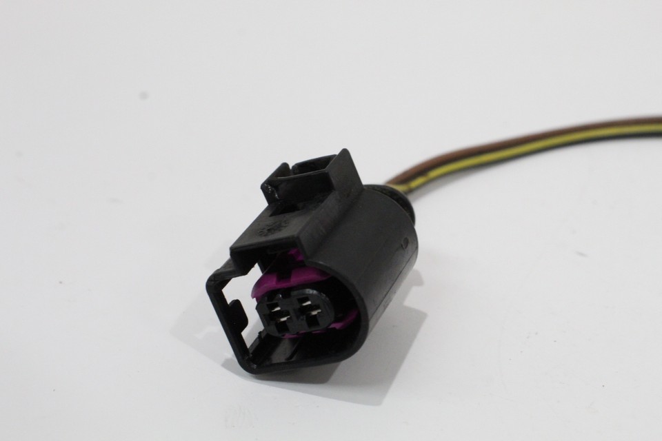 Audi A4 8E B7 2 Pin Wiring Connector and Short Length of Wire 4D0971992 ...