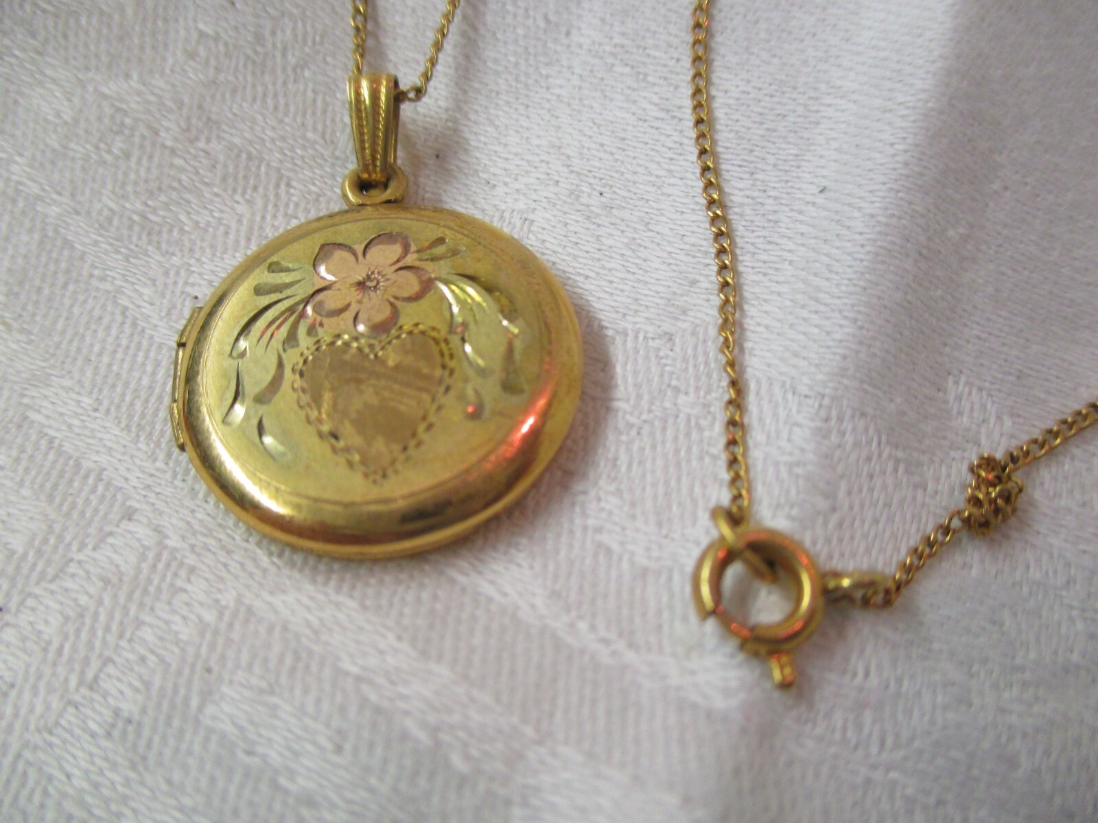 Vintage 1/20 12K gold plated etched Locket - Gem