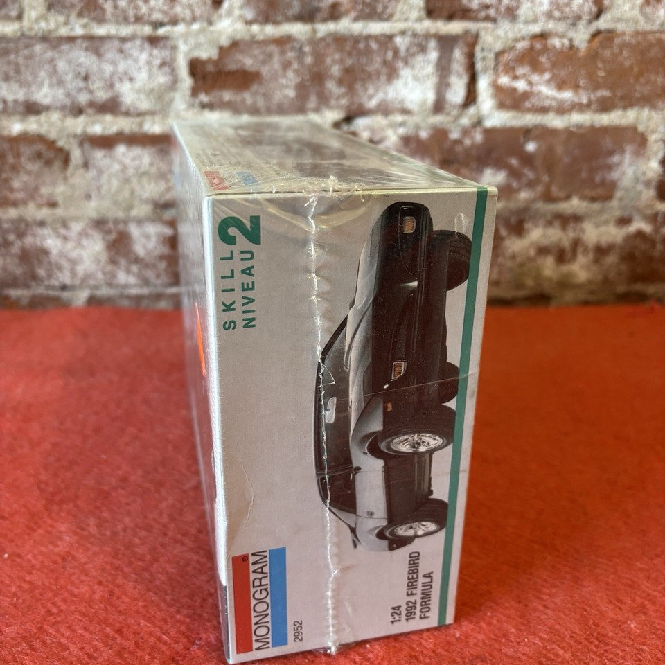 Monogram 1/24 Pontiac 1992 Firebird Formula Model Kit # 2952 Sealed ...