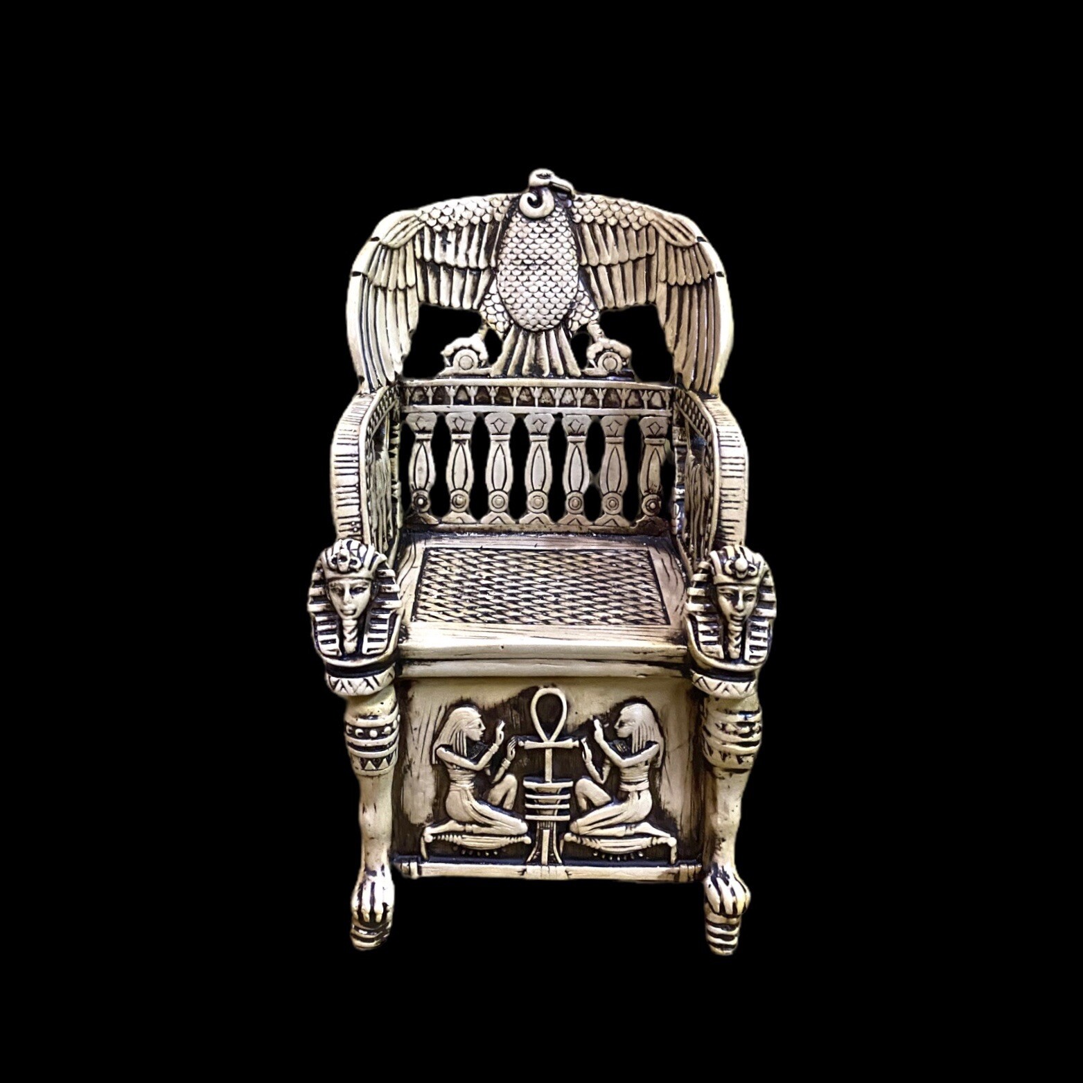 A very impressive jewelry box in the shape of Tutankhamun's throne ...