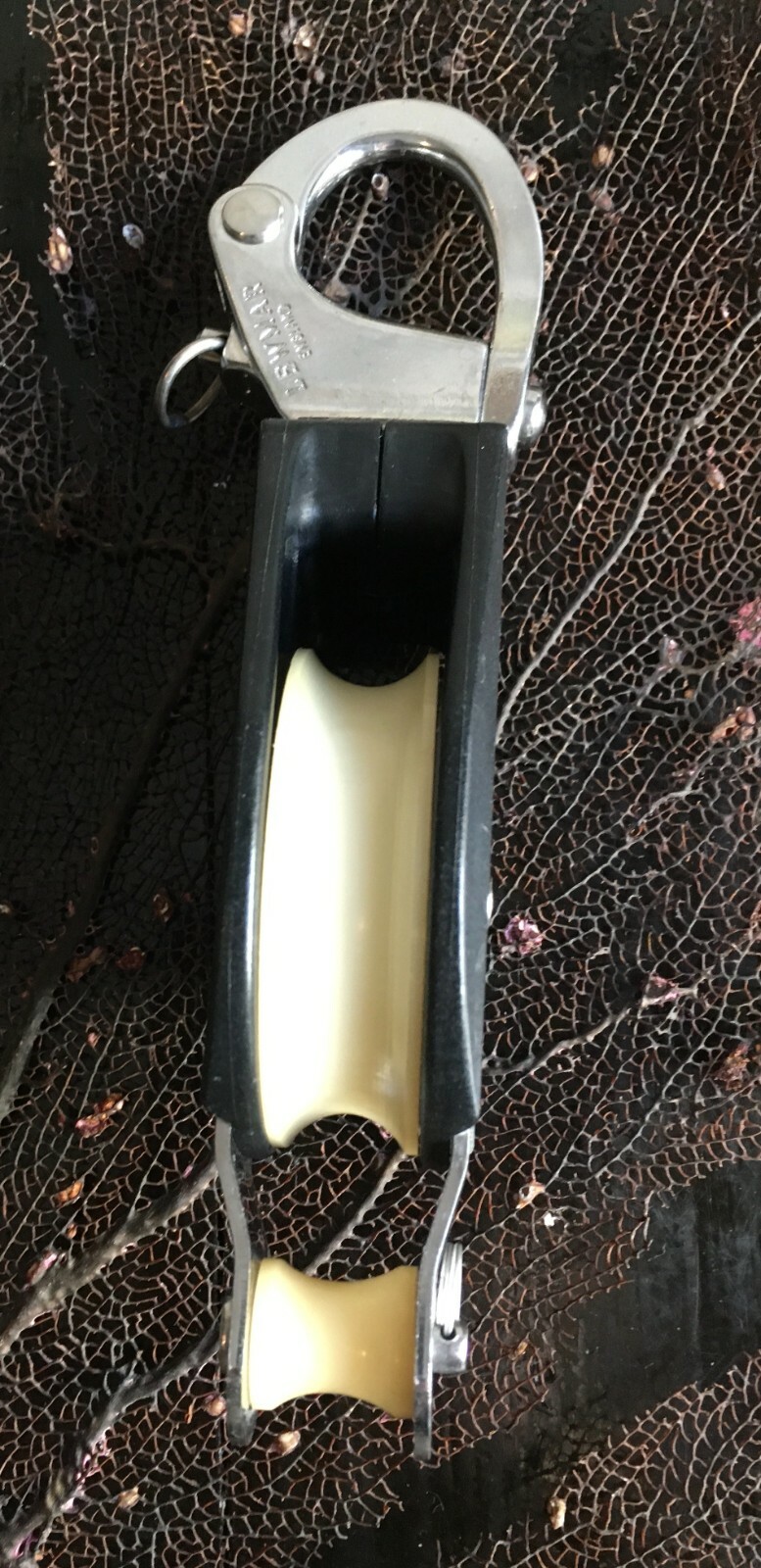 Lewmar England Size 2 Snap shackle single block with becket 80MM Sheave ...