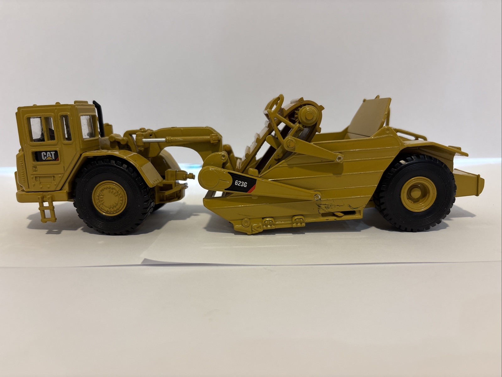 Norscot DIECAST MASTERS Caterpillar Cat 623G Elevating Scraper 1/50 ...