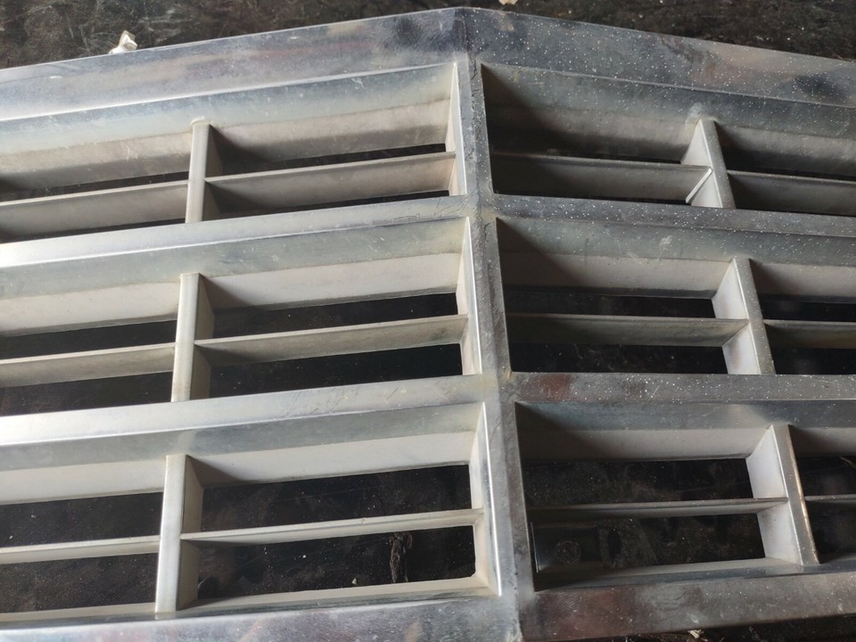 81-86 Chevrolet Chevy Monte Carlo Grille Grill 14043548 & script emblem ...
