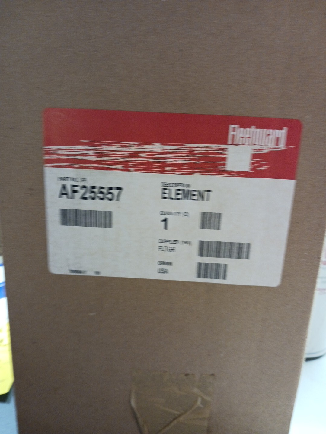 FLEETGUARD AF25557 - Air filter cross reference