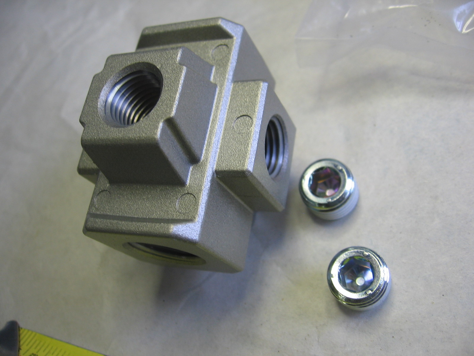 SMC Y34-N02-X512 Pneumatic 6-way Cross Spacer Fitting Manifold | eBay