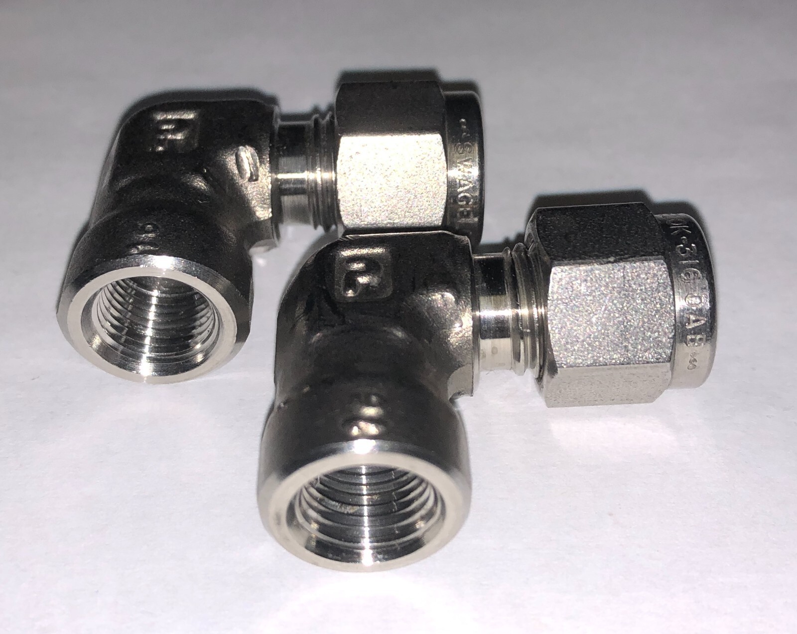 Swagelok SS-400-8-2 Style SST Fitting, Elbow, 1/4" Tube OD X 1/8 FNPT ...