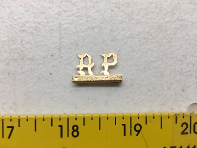 ASSOCIATE PRESS EDITH LEDERER AP GOLD 14K PIN 1.5 GRAMS SOILD NEWS AP ...