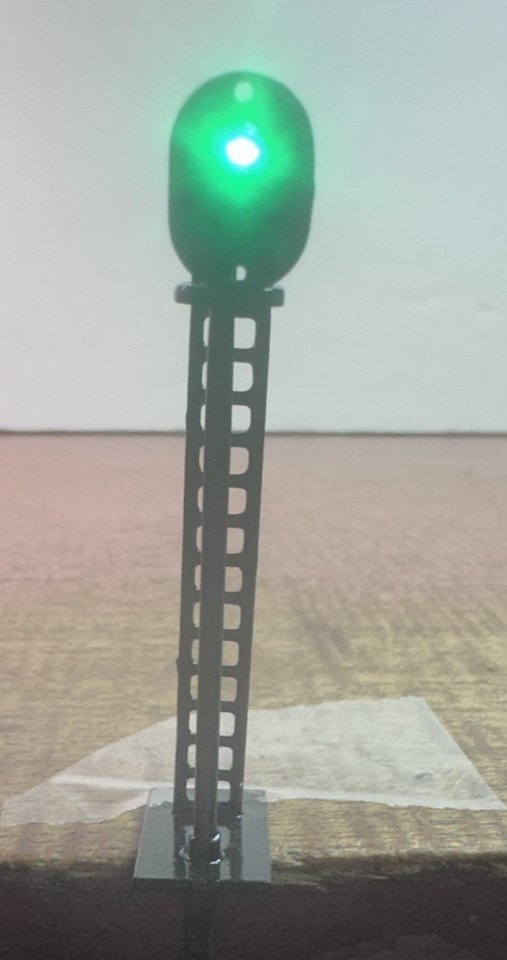 HO Scale Five-Pack of LED Lighted 2-Color Signals w/ Resistors Already ...