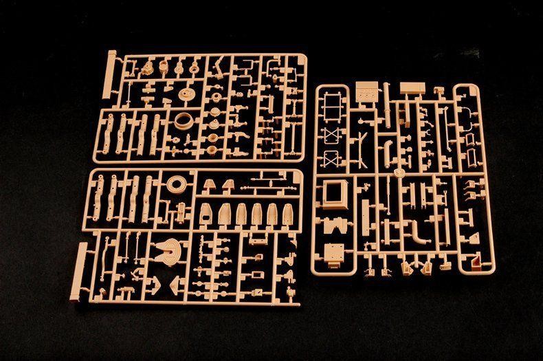 HobbyBoss 85502 M1070 1/35 Scale Truck HET M1000 Semi-Trailer Plastic ...