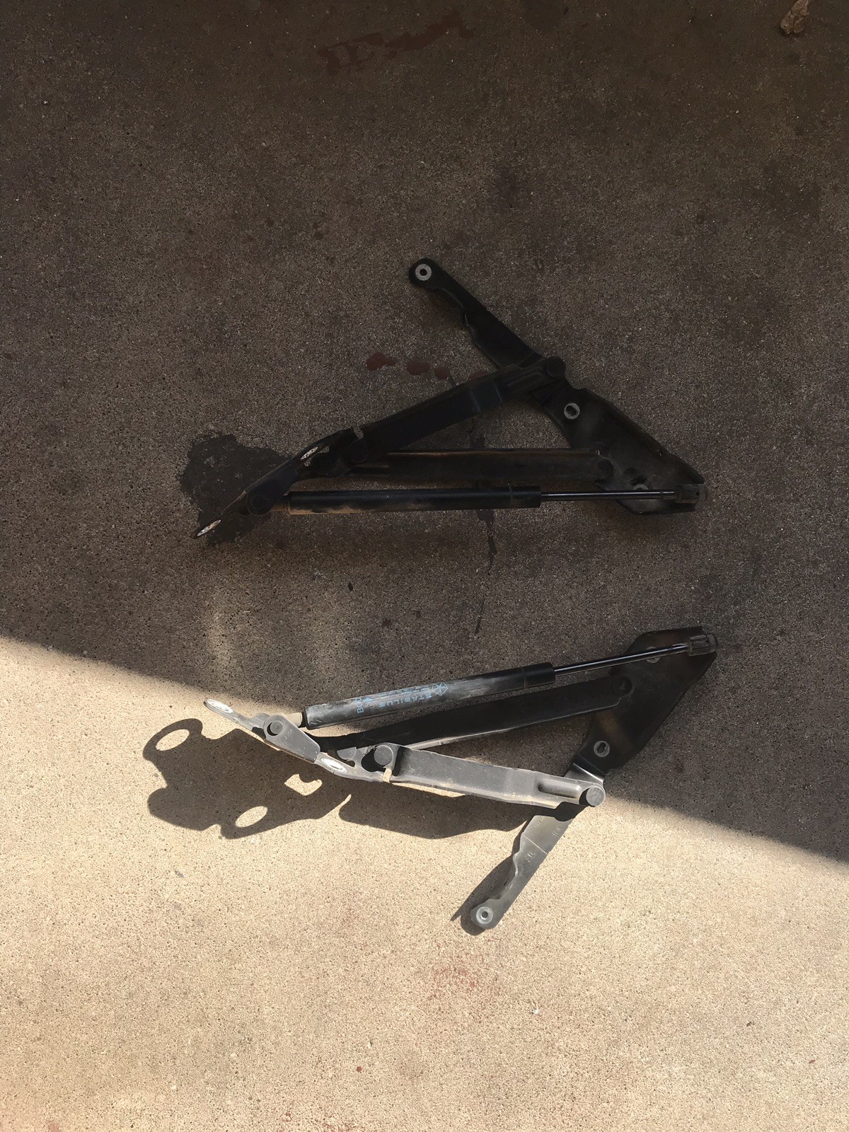 2010 Trunk Brackets Left And Right For A Dodge Avenger. | eBay