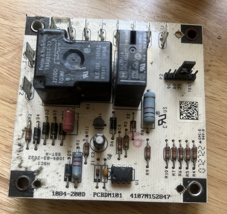 Goodman PCBDM101 Control Defrost Board 1084-200D PCBDM101S USED ...