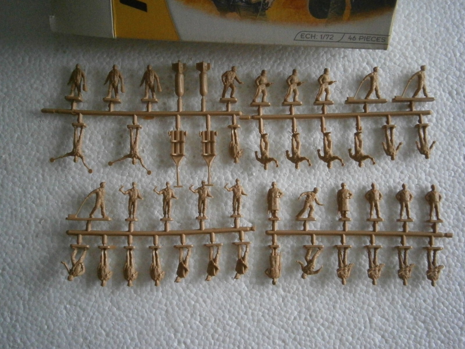 MAQUETTE BOITE FIGURINES WW2 USAAF PERSONNEL AU SOL AVIATION HELLER 1/ ...