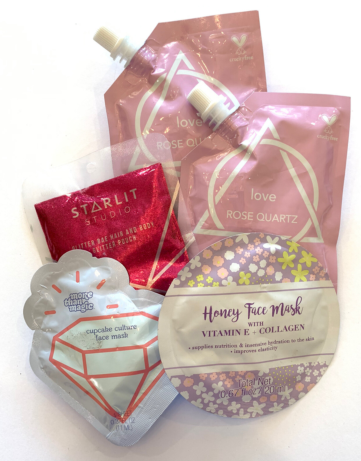 Lot of 5 Pamper-Glow- 2 Face mask, 2 Holographic glow moisturiser, 1 ...