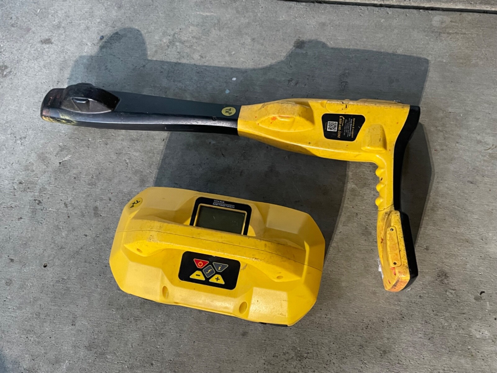 Vivax Metrotech vLoc3-Pro Cable & Pipe Locator & Loc3 10TX Transmitter ...