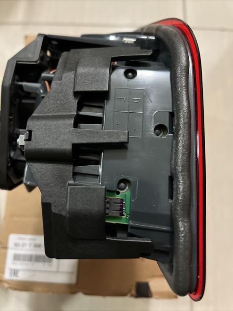 BMW 5 F10 LCI Genuine Rear Right RH Tail Light on BOOTLID 63217306164 ...