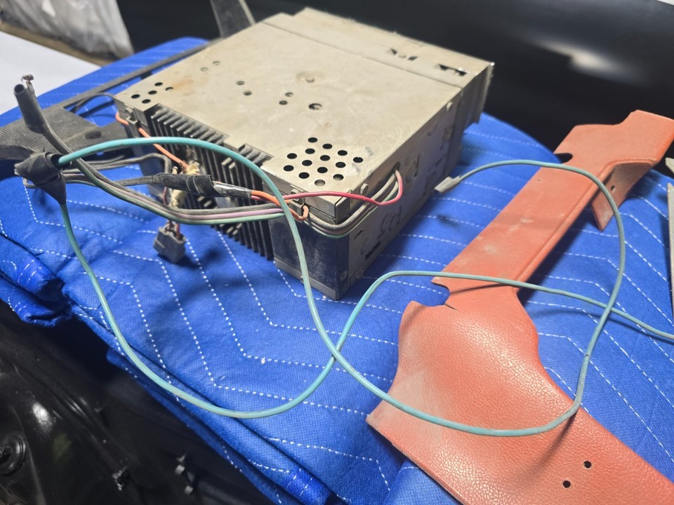 1970 71 Barracuda Challenger Am 8 Track radio thumbwheel With Rare ...