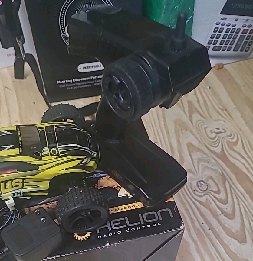 Helion Animus 18TR Radio Control Car w/Controller NEEDS NEW BATTERY | eBay