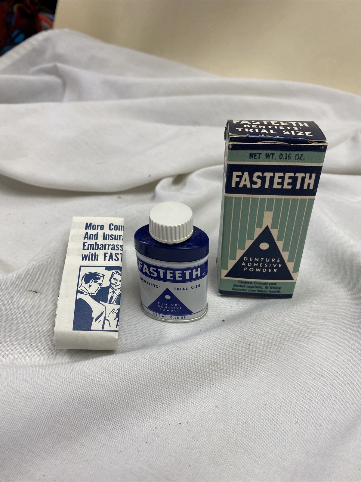 Vintage Advertising SAMPLE Tin FASTEETH DENTAL POWDER Full 2 1/8" Tall ...