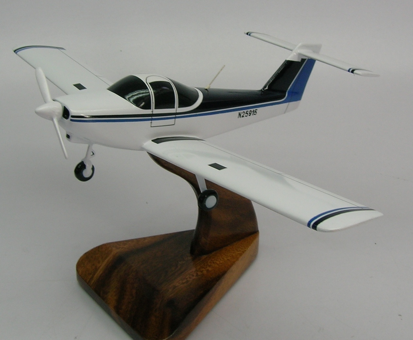 PA-38-112 Tomahawk Piper Airplane Desktop Wood Model Regular Free ...