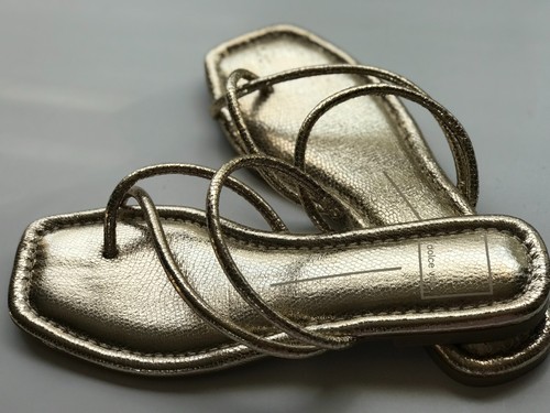 Dolce Vita Leanna Strappy Flat Sandals in Gold Crackled Color Flip Flop ...