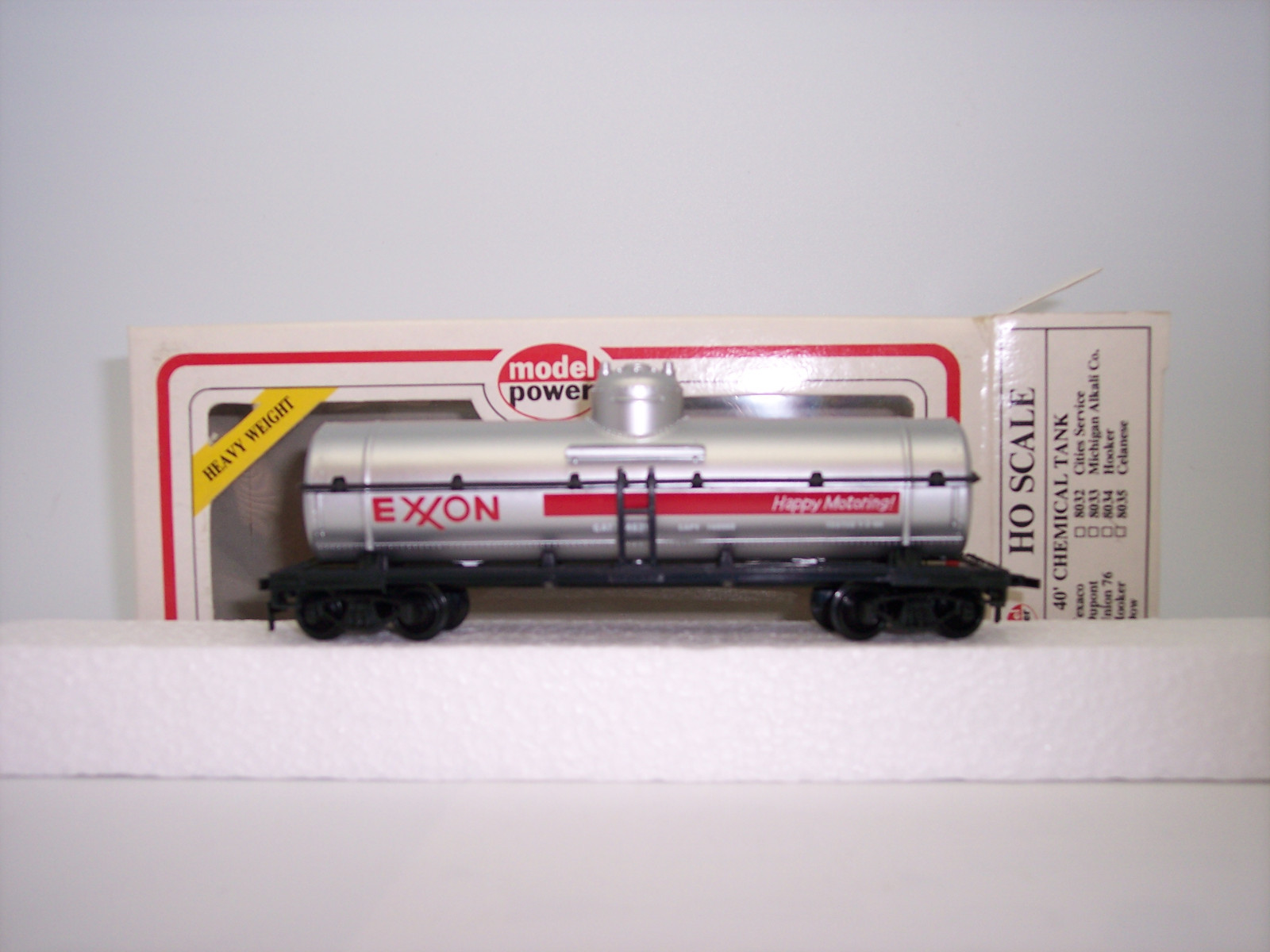 HO MODEL POWER EXXON TANK CAR # 8105 CHEMICAL TANK W/ HORN HOOK ...