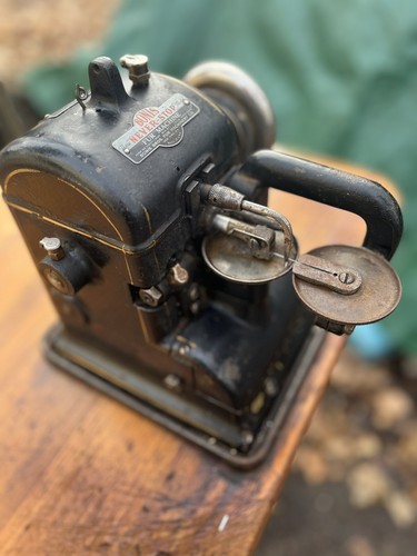 Vintage Bonis Industrial "Never-Stop" Fur/Leather Sewing Machine ...