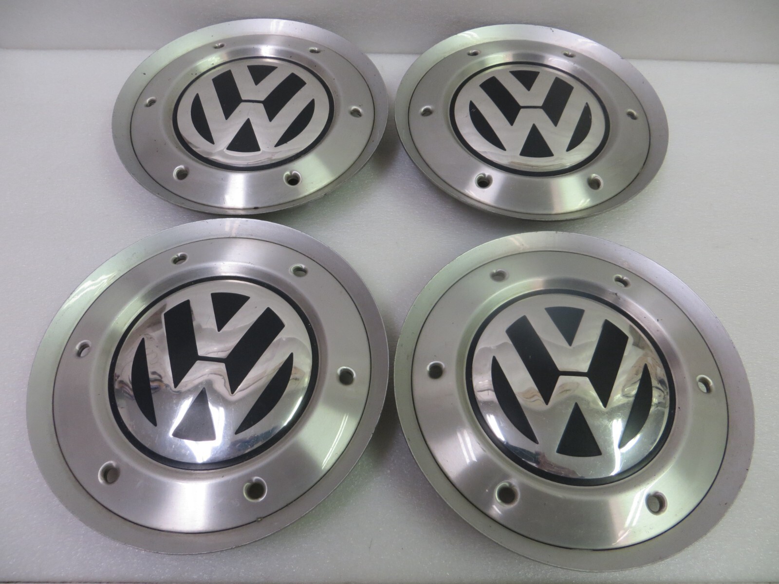 VOLKSWAGEN BEETLE 2002-2005 SILVER CENTER CAPS - SET OF 4 -3D0 601 149 ...