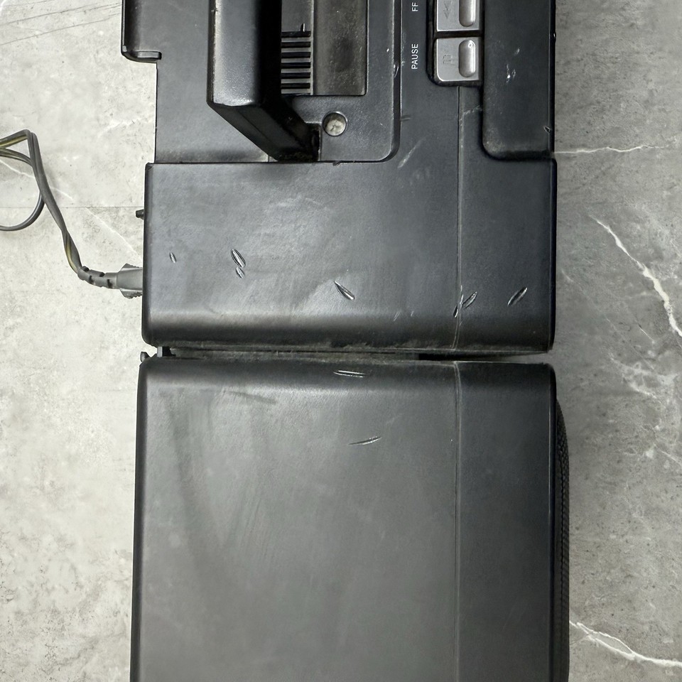 Vintage Sony CFS-1030 BOOMBOX Stereo *Radio Works/Tape Player Doesn't ...