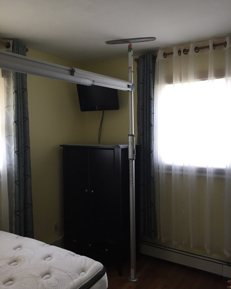 Handicare 3 Post Pressure Fit Lift System w/ Swivel Trolley, Motor, and ...