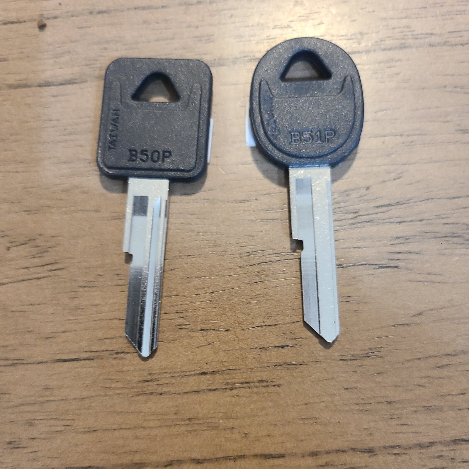 2 GM Plastic Key Blanks Pontiac Oldsmobile Buick Cadillac b50p b51p b50 ...