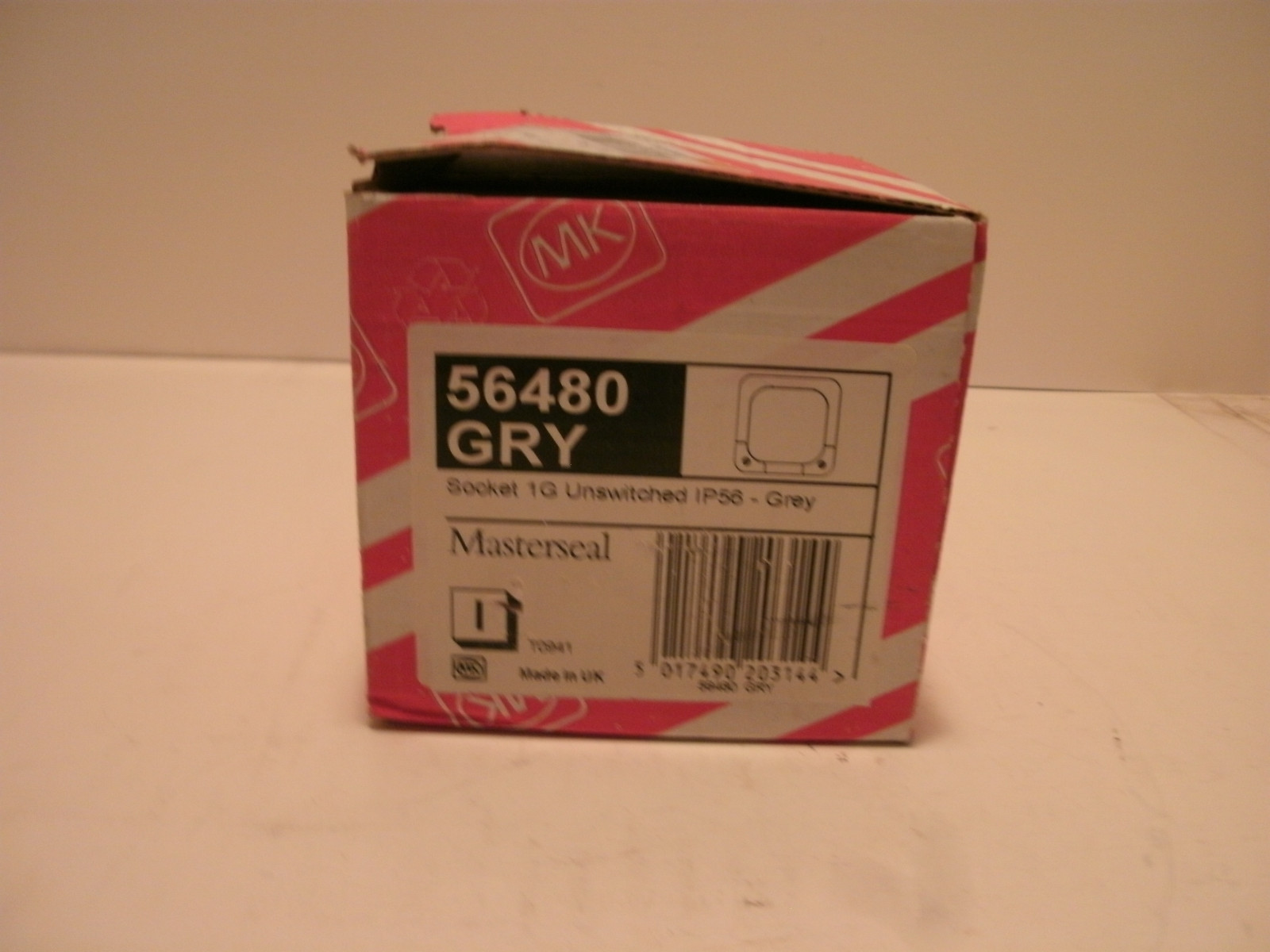 MK MASTERSEAL 56480-GRY INDUSTRIAL POWER SOCKET 1G INSWITCHED IP56 GREY ...