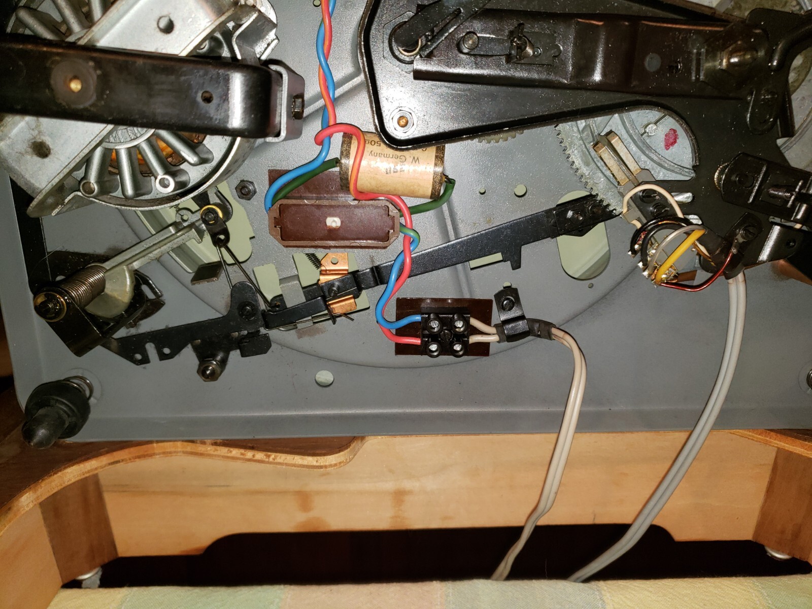 Miracord Elac 10H Turntable with EV Stereo-V V110E cartridge and Dust ...