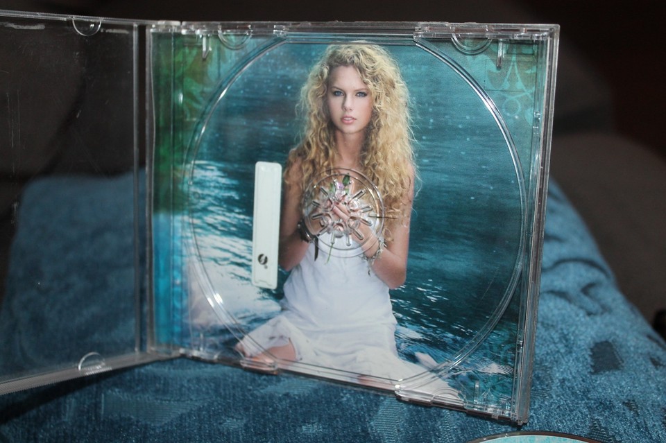 Taylor Swift SIGNED Debut Album Copyright 15 Track CD | eBay