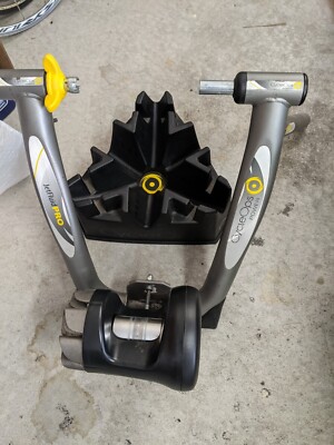 Trainers & Rollers - Cycleops Jet Fluid Pro - Nelo's Cycles