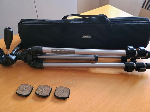 LOT - Tripod SLIK PRO 500 DX 8933T + Tundra Carry Case + 3 camera ...