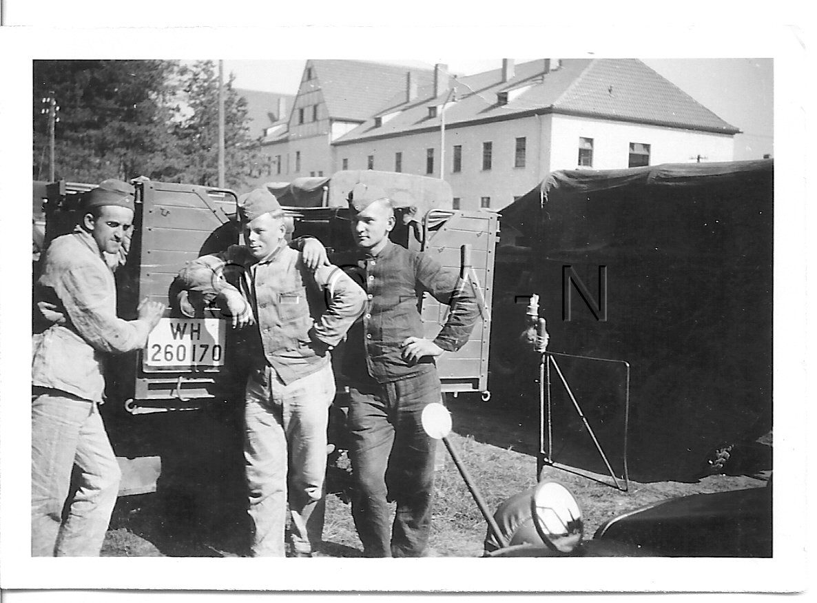 WWII Original German Army Photo- Soldier- Motor Pool- Stand By Truck ...