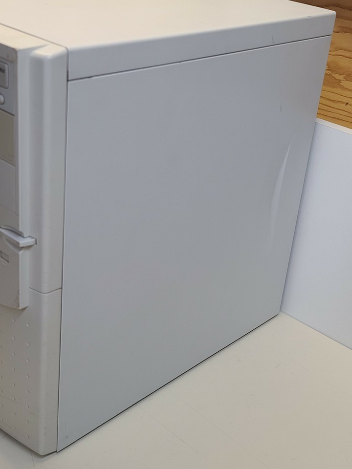 AOpen Custom PC + Pentium III 450MHz + 320MB + 8.4GB + Windows 98SE ...