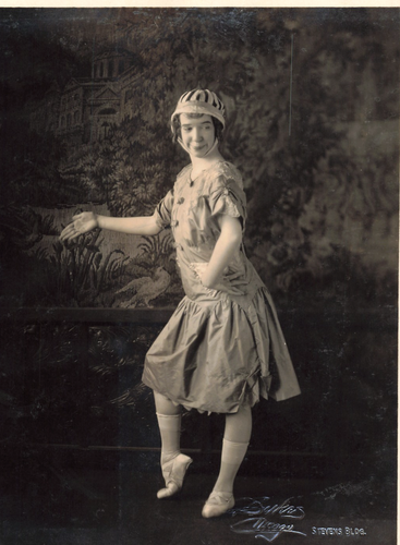 Clara Zelig c1900 Photo Vaudeville Girl Stage Dancer Theater Pretty h ...