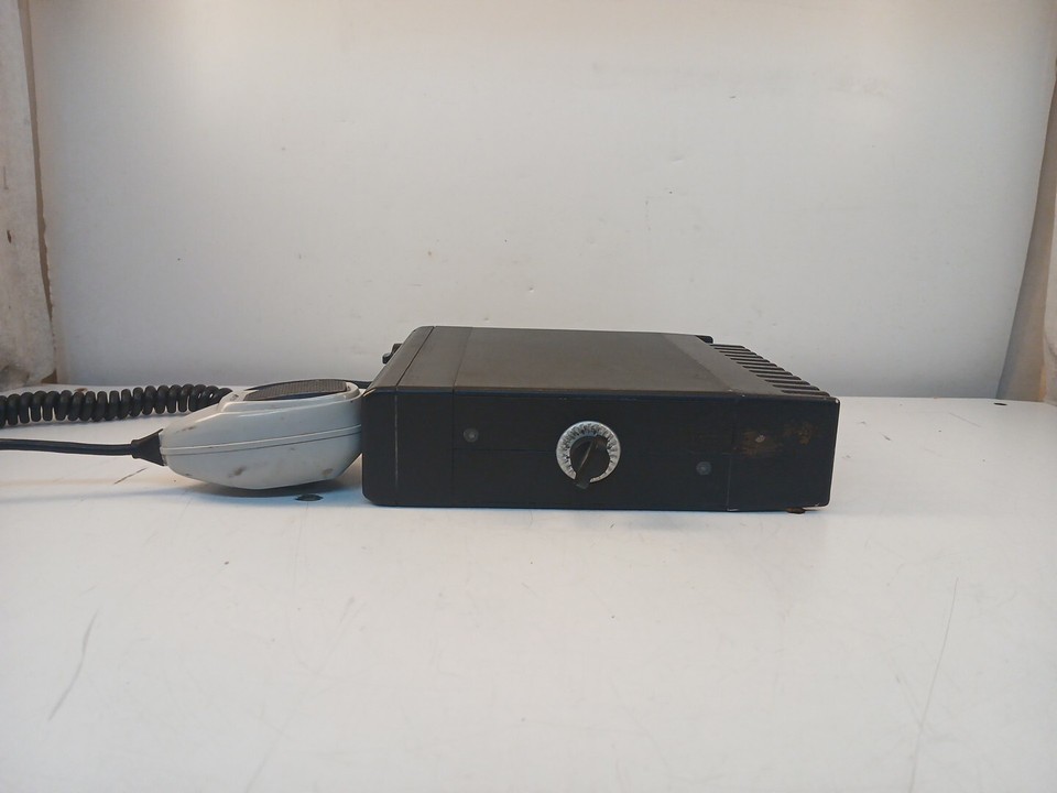 Motorola MaxTrac 50 Radio w/ Motorola HM1056A Mic *UNTESTED, SELLING ...