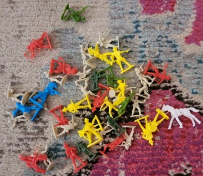 Lot of miniature vintage retro cowboy and indians playset toys action ...