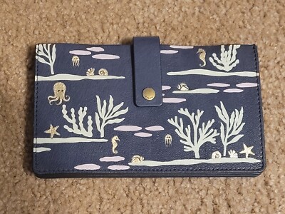 Fossil Vale Medium Tab Wallet Midnight Navy Under The Sea Design Slim ...