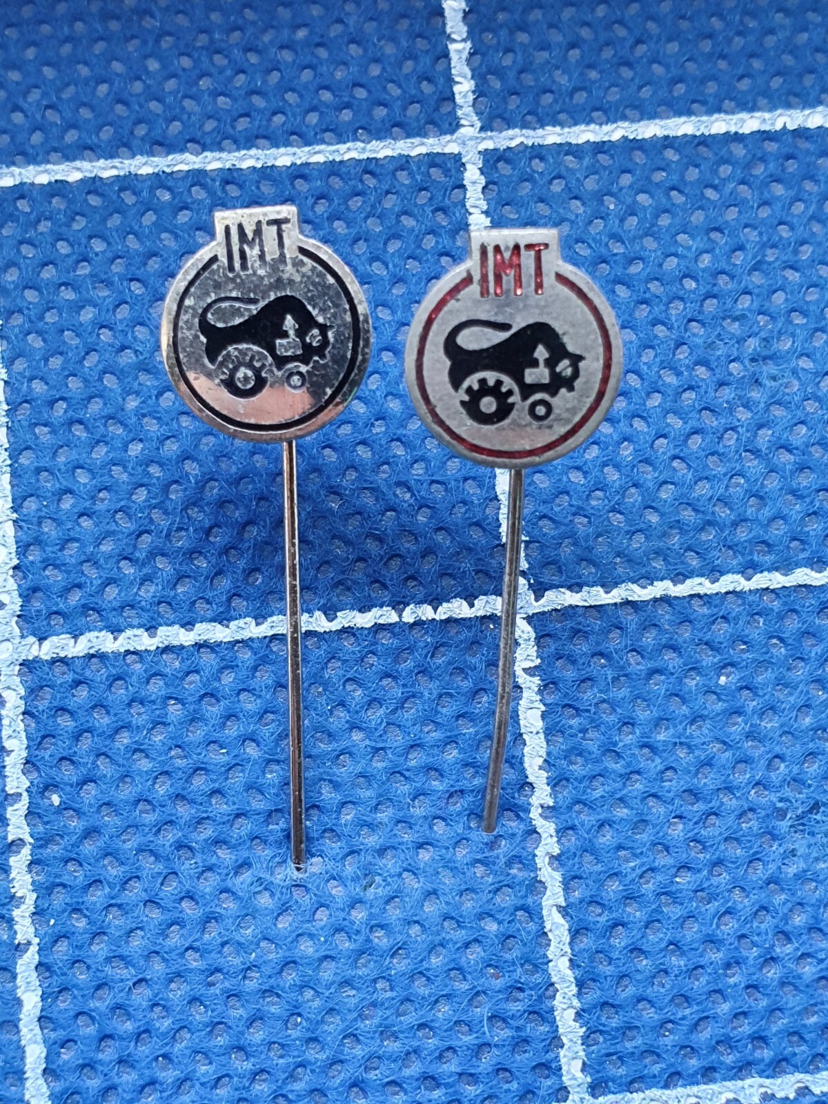 Enamel pin 2 pins anstecknadel badge IMT Yugoslavia tractor traktor ...