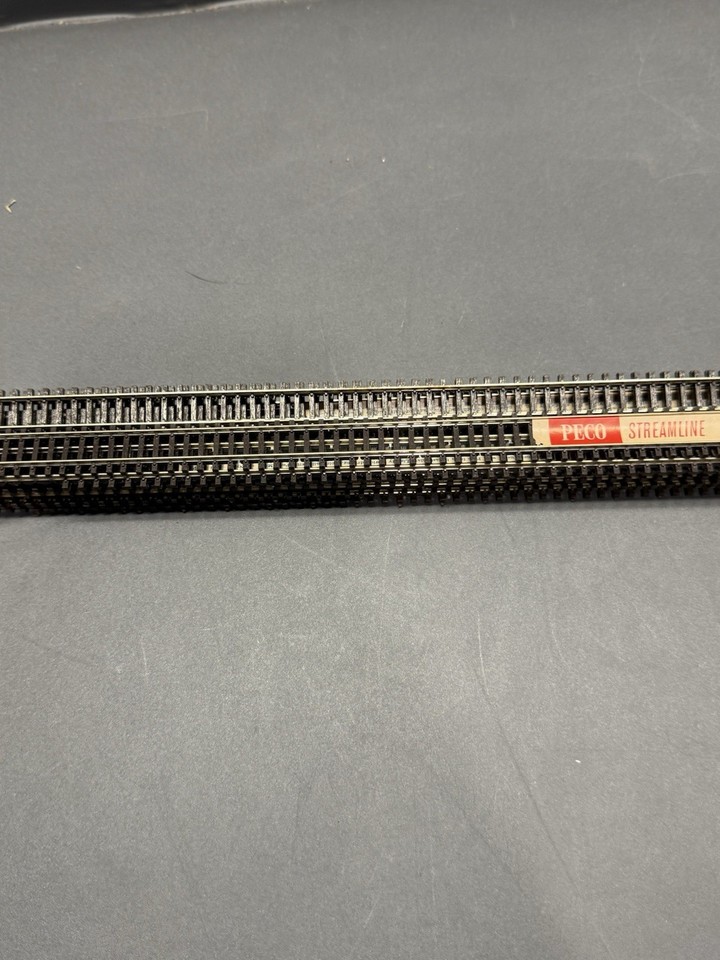 PECO SL-300X Flexible Track with Wooden Sleeper. 11 Pcs 5050881004005| eBay