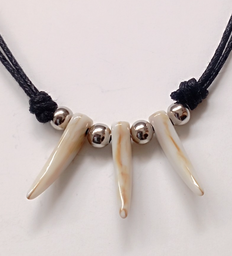 N1002 = 3 SHELL 25mm tusk shape beads / silver steel beads adjustable ...
