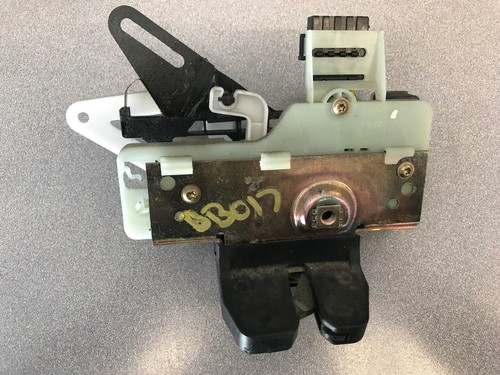 01-07 Volvo V70 XC70 Rear Lift Gate Lock Actuator W/O 3rd Row Seat ...