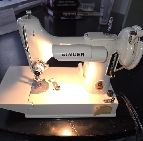 Vintage White Singer 221-K Featherweight Sewing Machine With Green Case ...