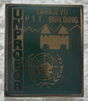PINS MILITAIRE DE L'UNPROFOR-SARAJEVO-PTT BUILDING-ONU | eBay