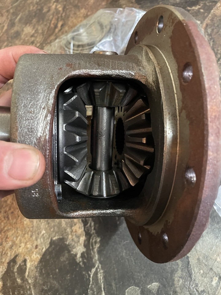 NOS 1982-92 Camaro Firebird Trans am Dana 44 Differential Carrier ...