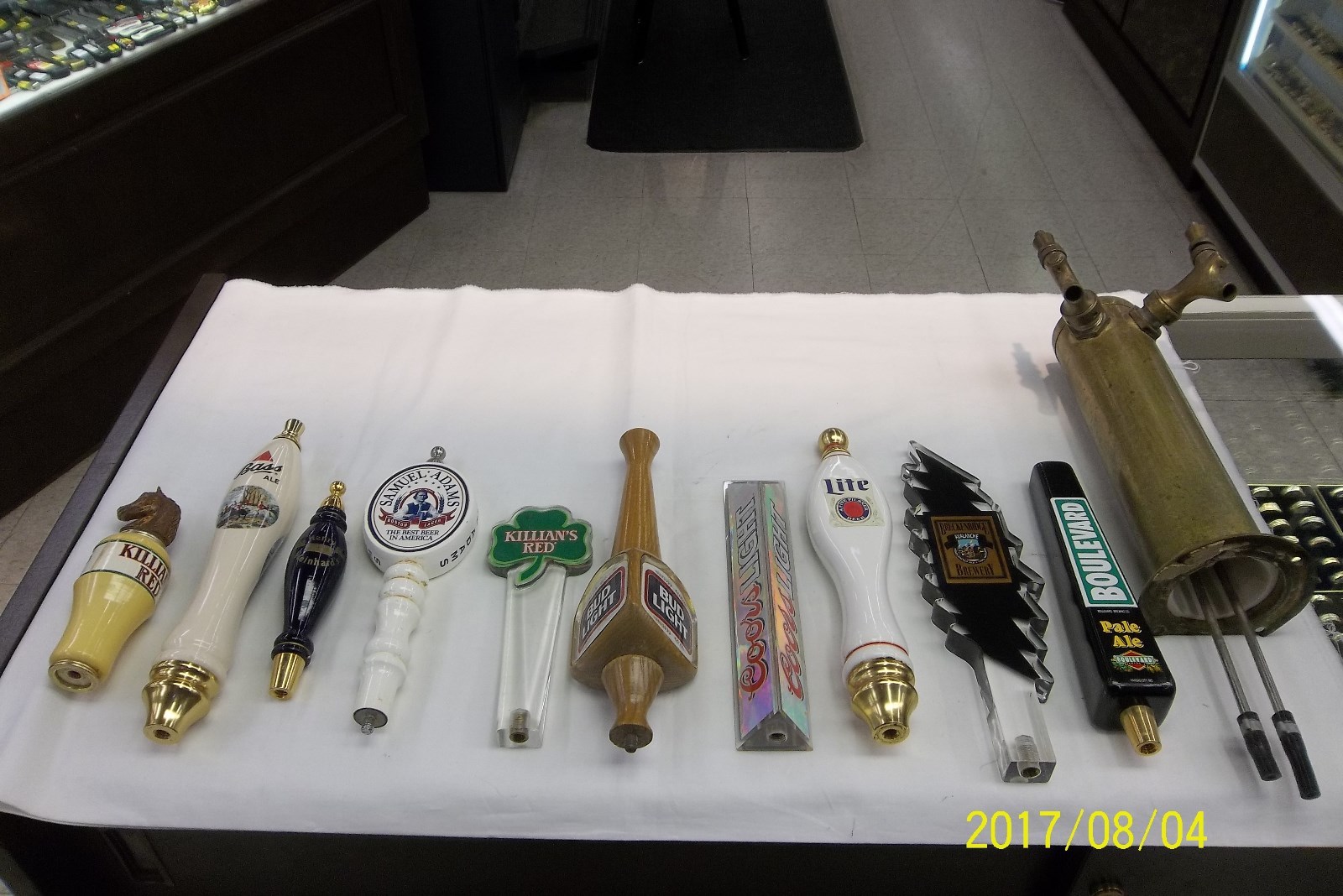 Beer Tapper Handle Lot of 10 Different Handles with brass Tapper FREE ...