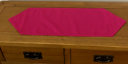 CERISE HOT PINK MINI TABLE RUNNER SIDEBOARD POINTED ENDS 65cm X 20CM ...
